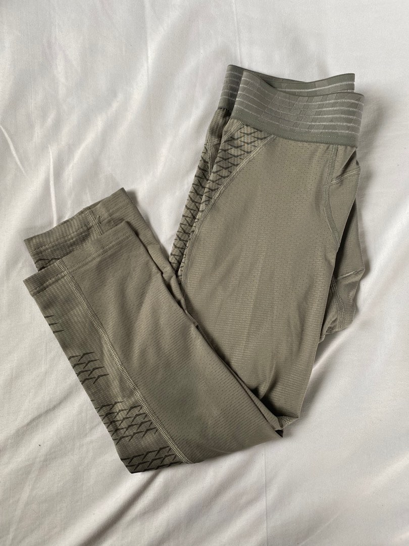 Nike Pro Hypercool Compression, Men's Fashion, Activewear on Carousell