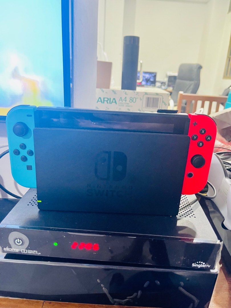 Nintendo consol gen 2 + 4 controller + overcooked game, Video Gaming ...