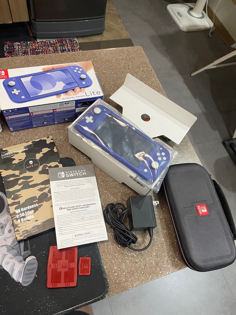 Nintendo Switch Lite (Blue), Video Gaming, Video Game Consoles ...