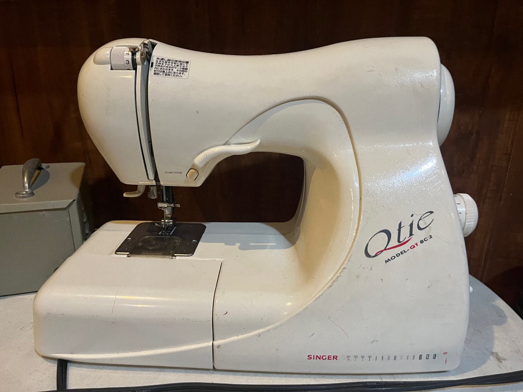 Original Qtie singer sewing machine, TV & Home Appliances, Other Home ...