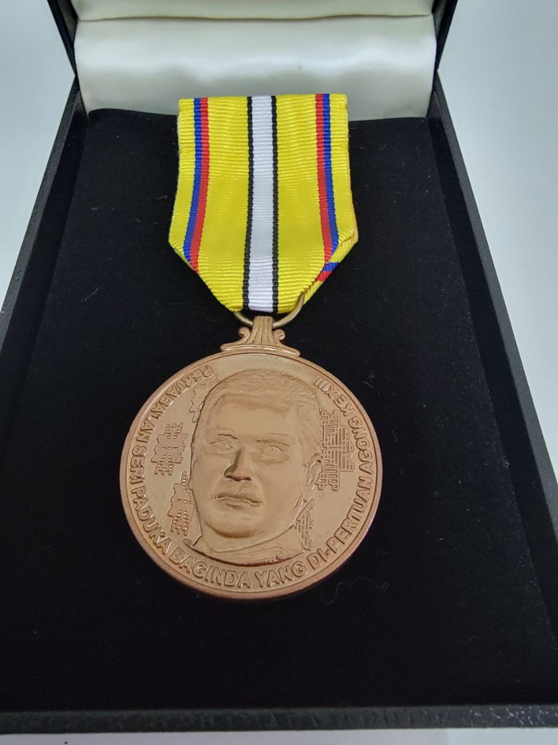 Pingat Pertabalan Agong ke-13, Hobbies & Toys, Collectibles ...