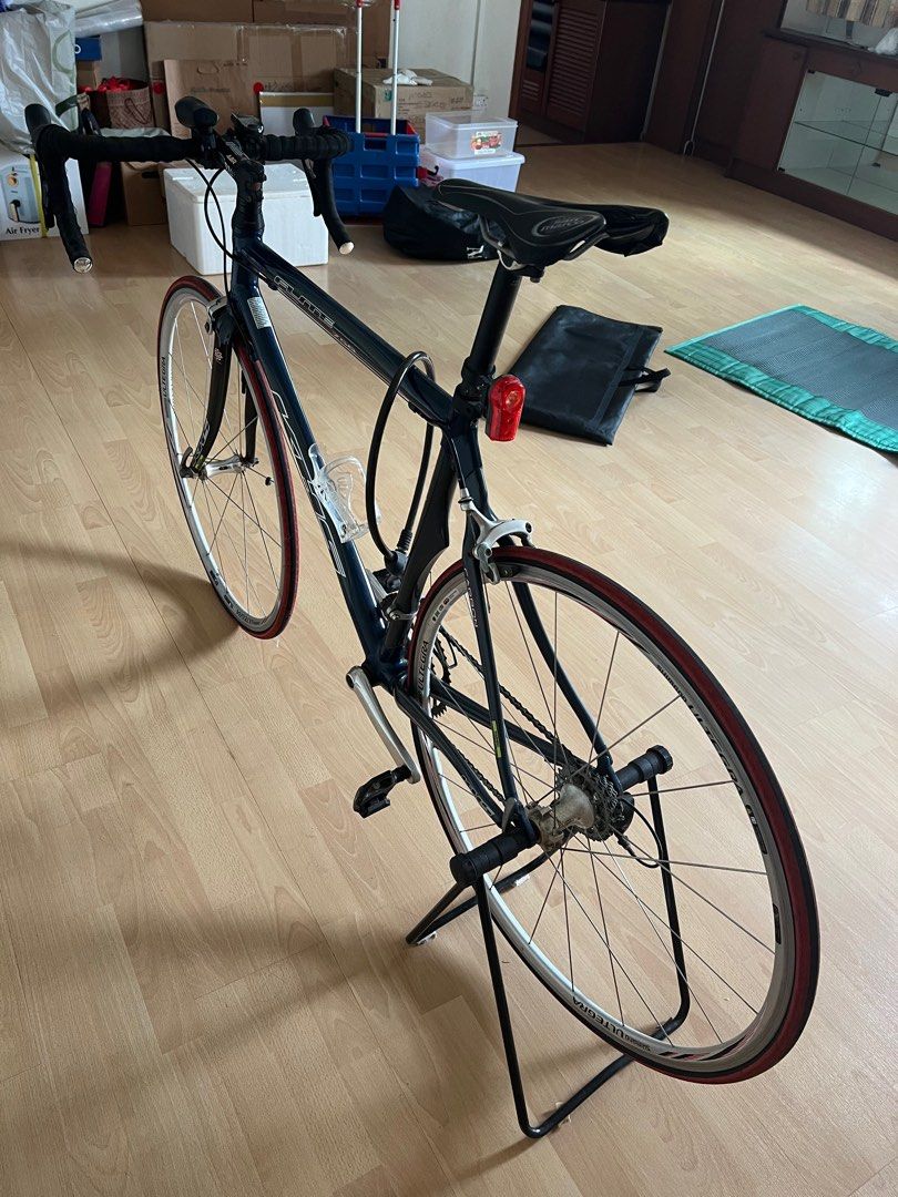 Racer bicycle, Sports Equipment, Bicycles & Parts, Bicycles on Carousell