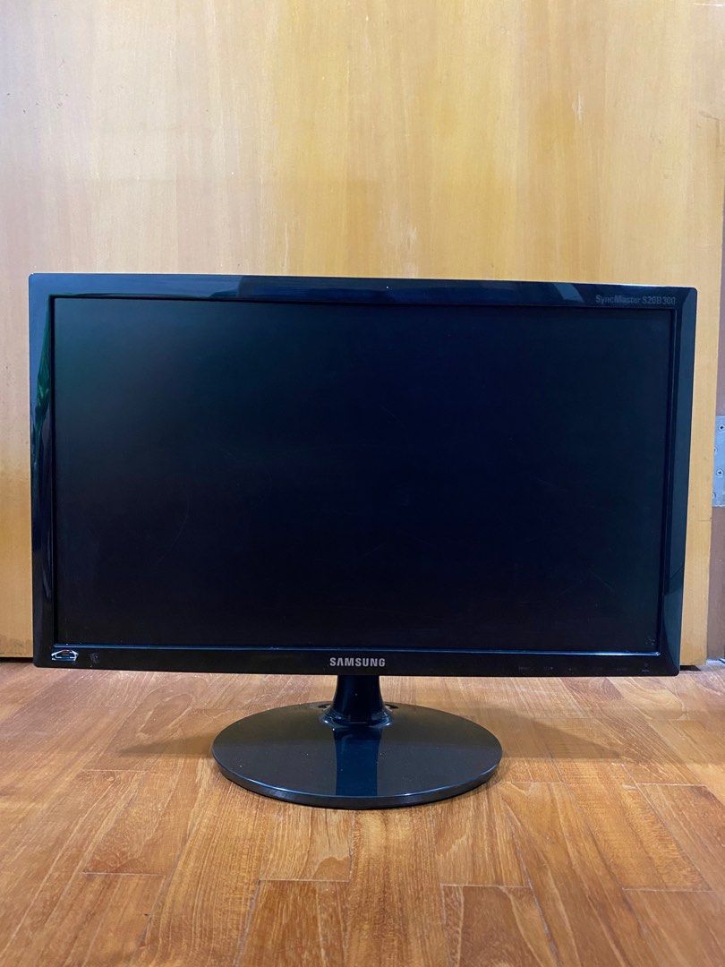 Samsung Monitor 20 inch, Computers & Tech, Desktops on Carousell