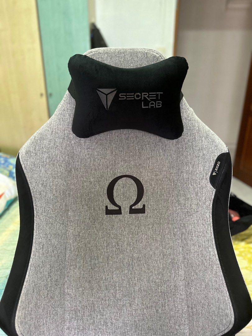 Secretlab Omega 2020 Cookies & Cream Gaming Chair Tagged, Furniture ...