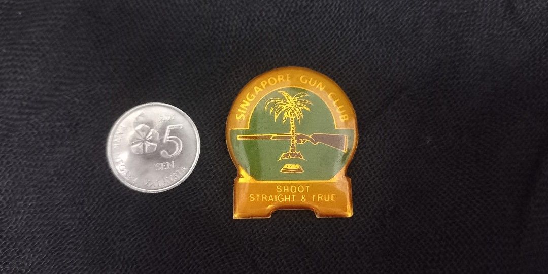 "Singapore Gun Club" Badge pins, Hobbies & Toys, Collectibles ...