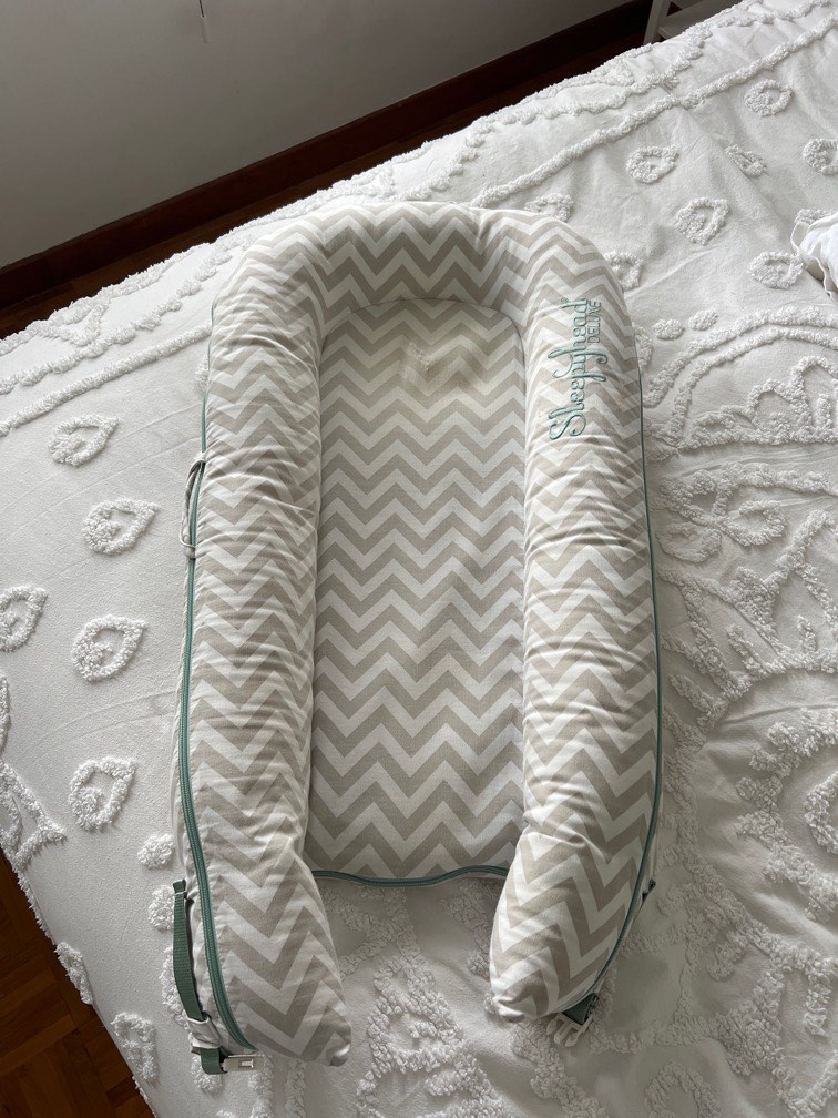 Sleepyhead deluxe, Babies & Kids, Baby Nursery & Kids Furniture, Cots ...