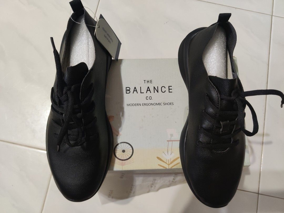 The balance co balance runner (black), Women's Fashion, Footwear ...