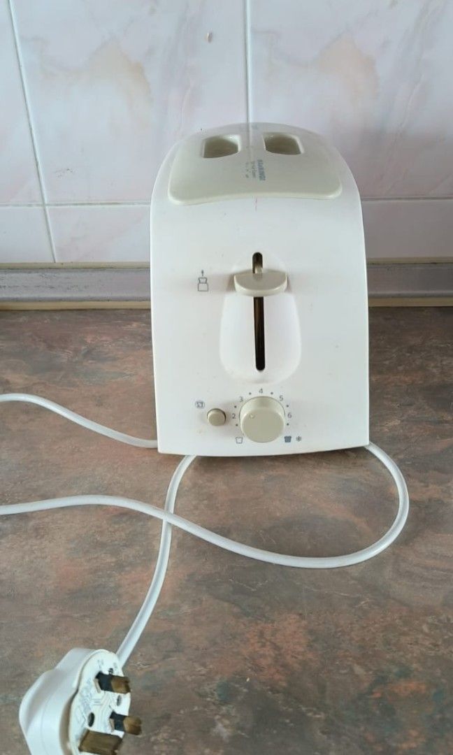 Toaster in Perfect Working Condition, TV & Home Appliances, Kitchen ...