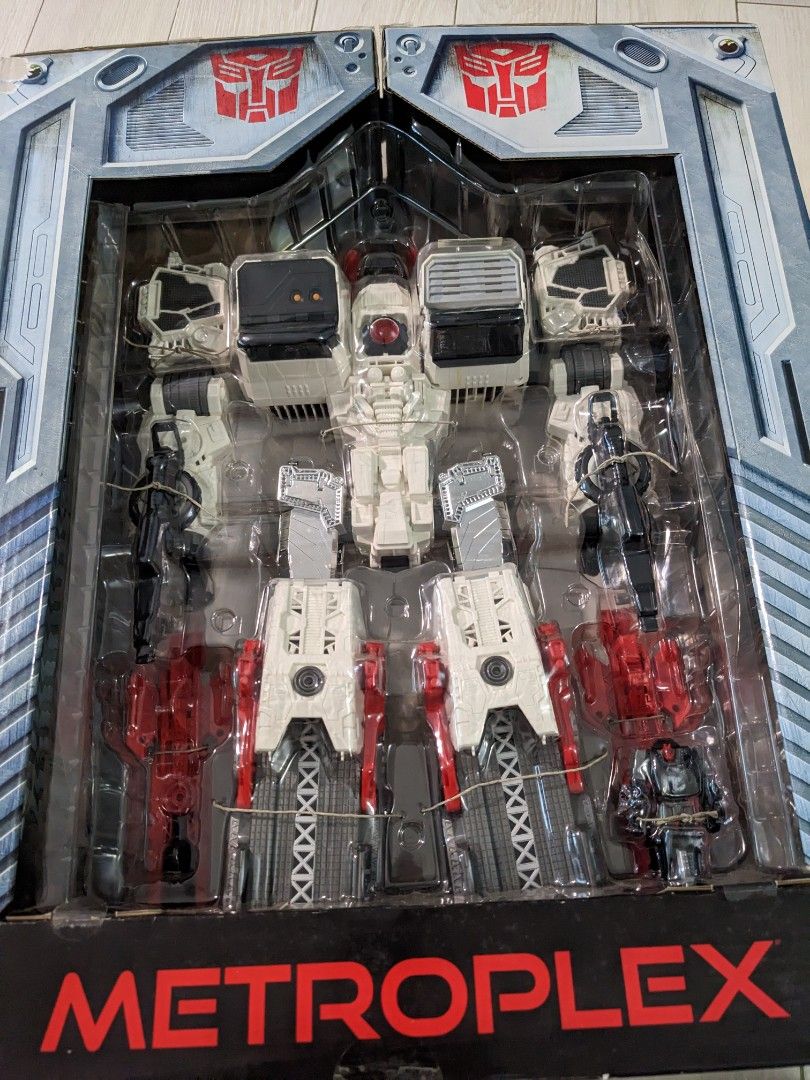 Transformers Generations Titan Metroplex Hong Kong ACG-Con Exclusive ...
