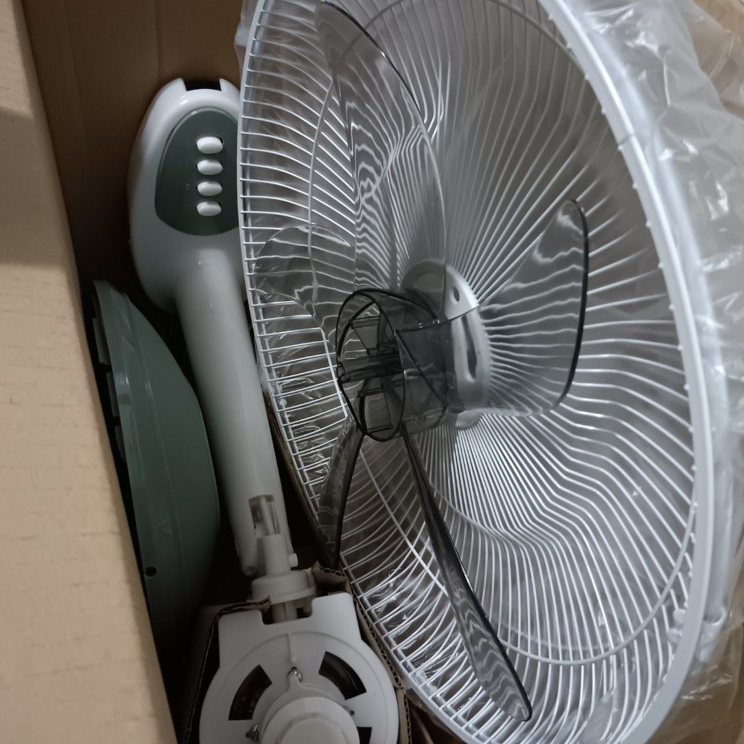 Union Desk Fan 16'' Gray, Furniture & Home Living, Lighting & Fans ...