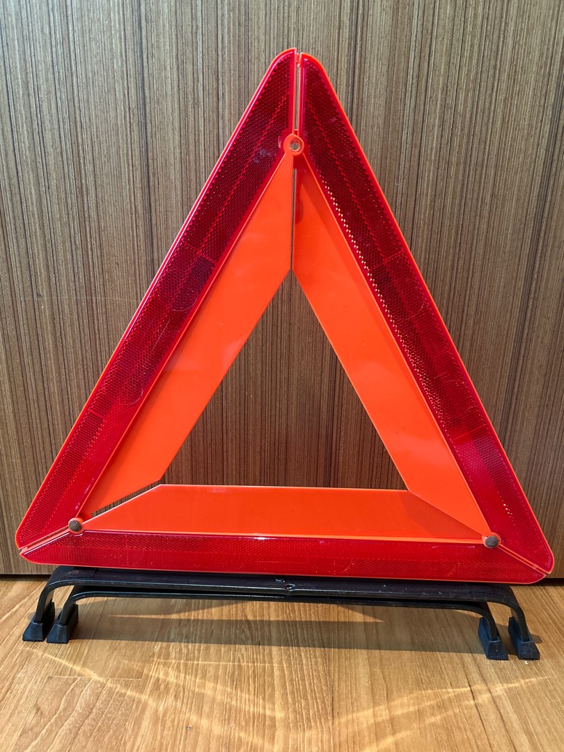 Vehicle Breakdown Triangle Sign, Car Accessories, Accessories on Carousell