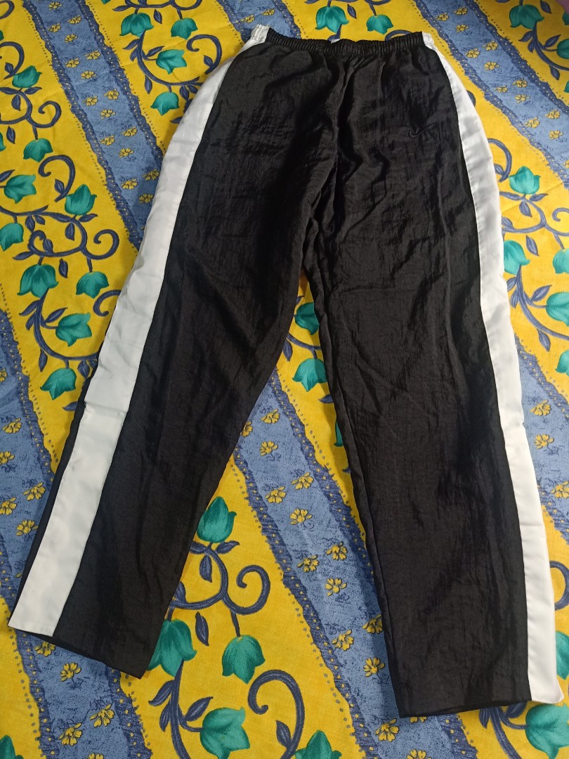Vintage Nike track pants, Men's Fashion, Activewear on Carousell