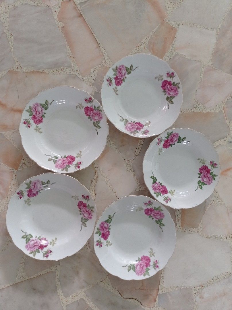 Vintage porceline plates, Hobbies & Toys, Memorabilia & Collectibles ...