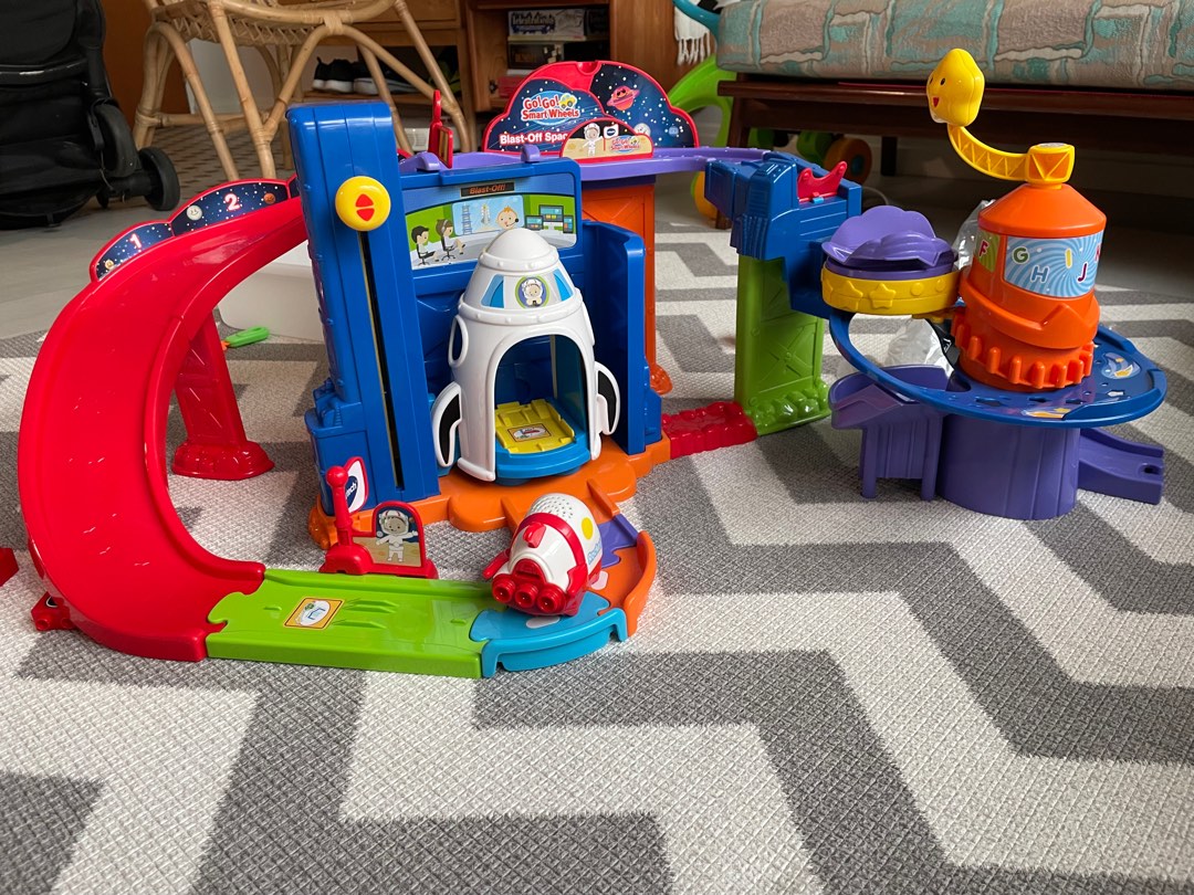 VTech Blast off space station, Babies & Kids, Infant Playtime on Carousell