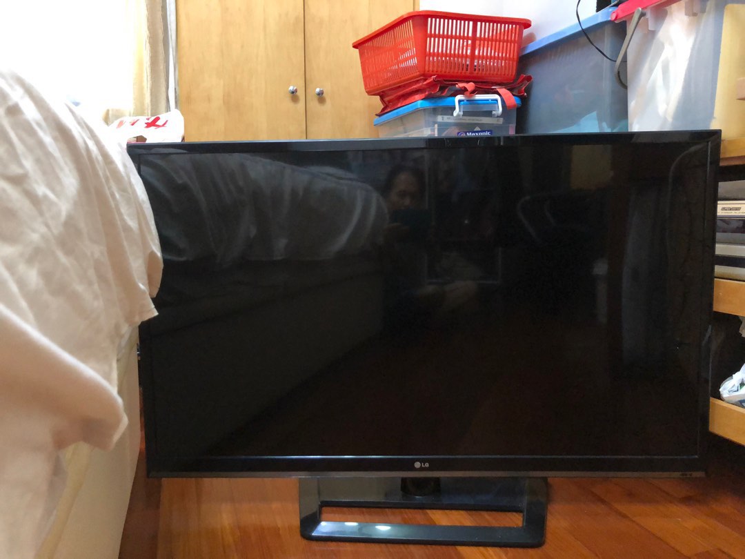 47 inch LED smart tv, TV & Home Appliances, TV & Entertainment, TV on ...