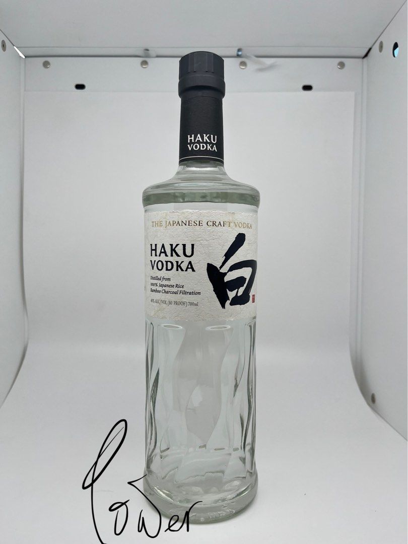 日版 Suntory HAKU Vodka 三得利 白 伏特加 700ml 無盒 新年 賀禮 禮物, 嘢食 & 嘢飲, 酒精飲料 - Carousell