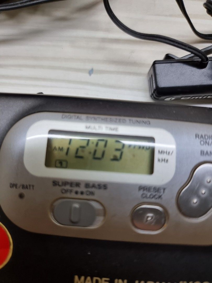 Aiwa Stereo Radio Cassette Recorder Model HS-JX609, Audio, Portable Music Players on Carousell