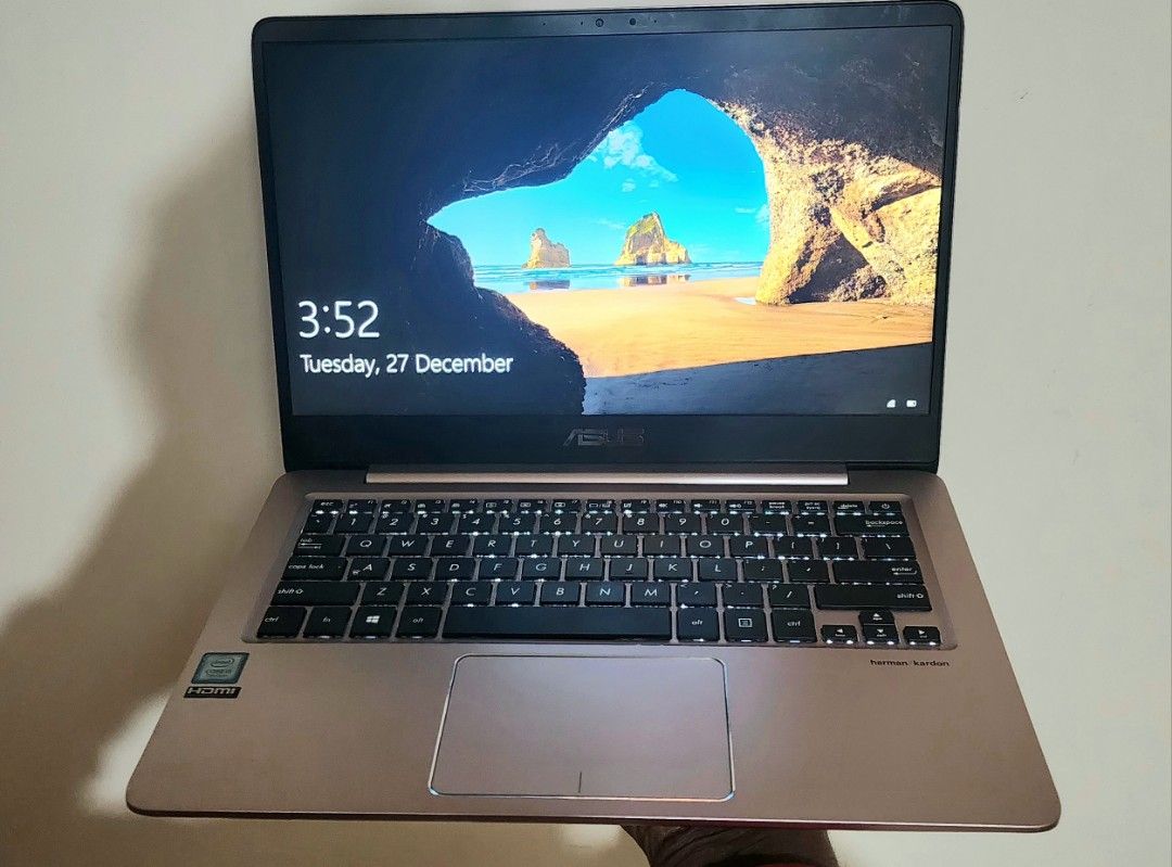 Asus Windows 10 Laptop with Charging adapter ( Laptop Non functioning ...