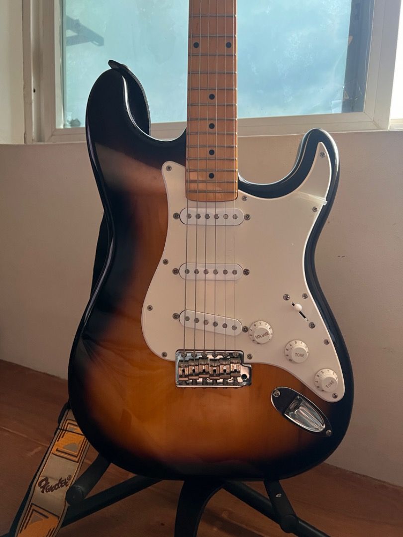 Authentic Grassroots Stratocasters Guitar, Hobbies & Toys, Music ...