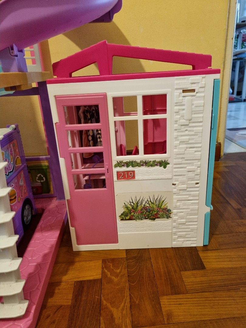 Barbie Dreamhouse with food truck and portable doll house, Hobbies ...