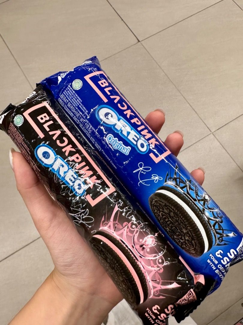 BLACKPINK OREO STRAWBERRY CREAM (Limited edition), Food & Drinks ...