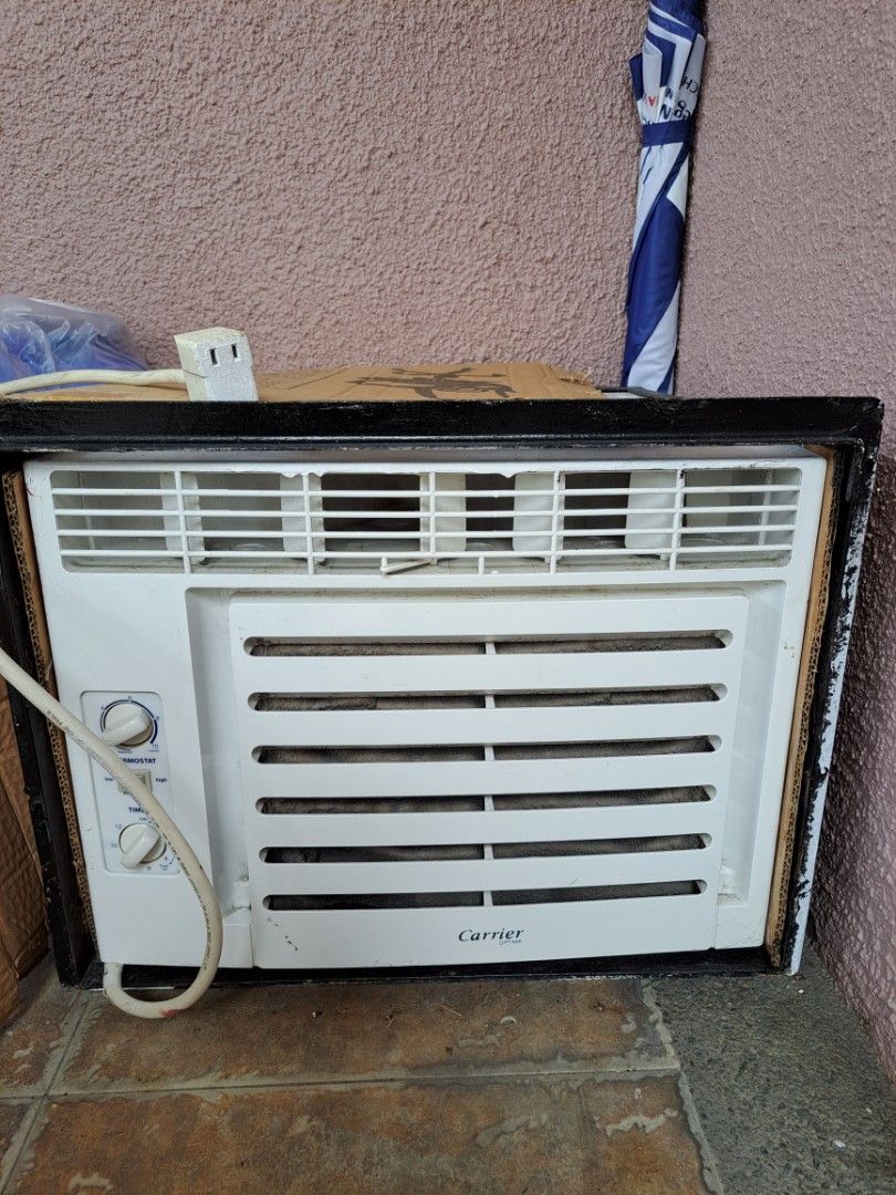 Carrier 1 HP window-type aircon with timer, TV & Home Appliances, Air ...