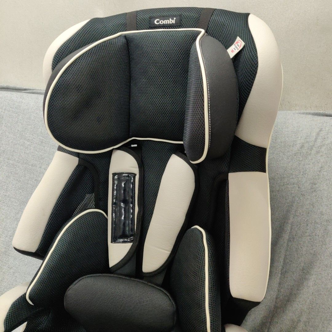 COMBI - Joytrip Junior Car Seat (FREE FairWorld Booster Seat), Babies & Kids, Going Out, Car ...