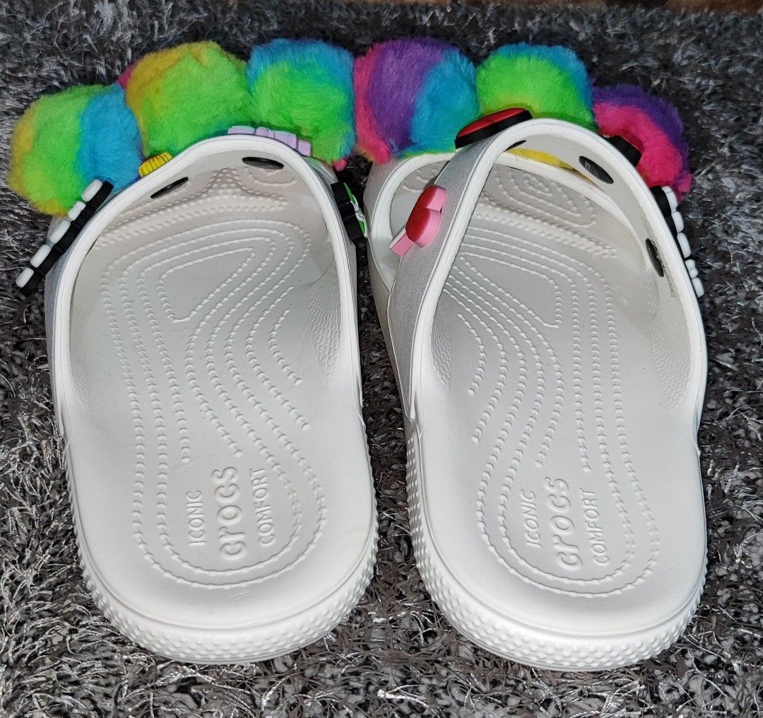 CROCS Classic Fur Sure Sandals W/Jibbitz AS NEW, Women's Fashion ...