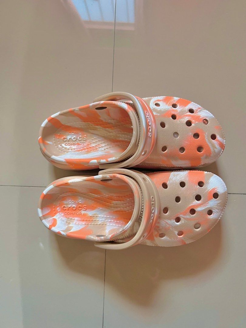 Crocs Classic Platform Marbled Clog in Chai Multi, Women's Fashion ...