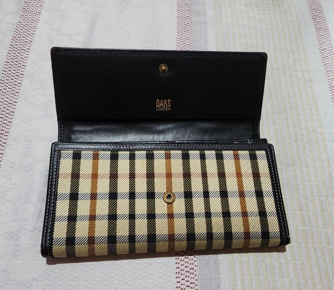 Daks long wallet, Women's Fashion, Bags & Wallets, Wallets & Card ...