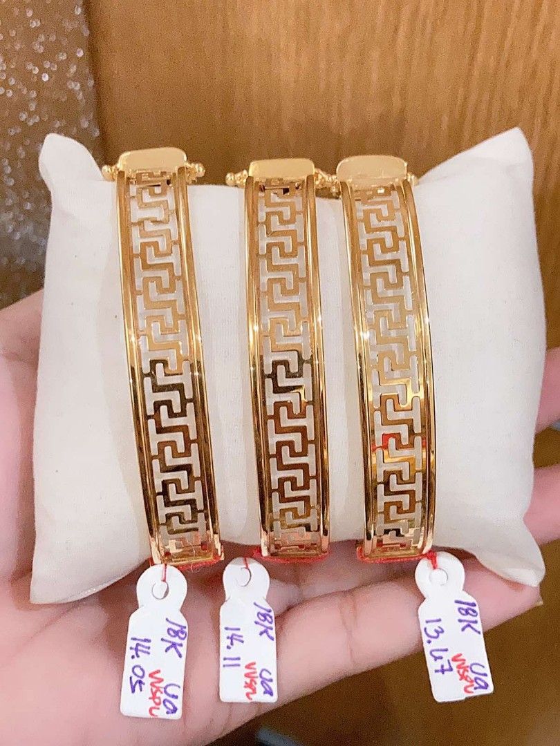 Fendi Bangle Wide 18k Gold, Women's Fashion, Jewelry & Organizers ...