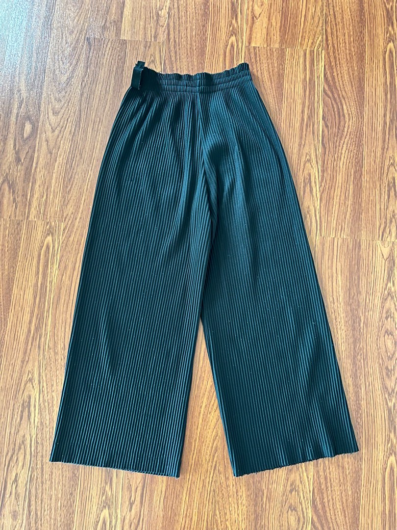 Garterized Black Pleated Pants, Women's Fashion, Bottoms, Other Bottoms ...
