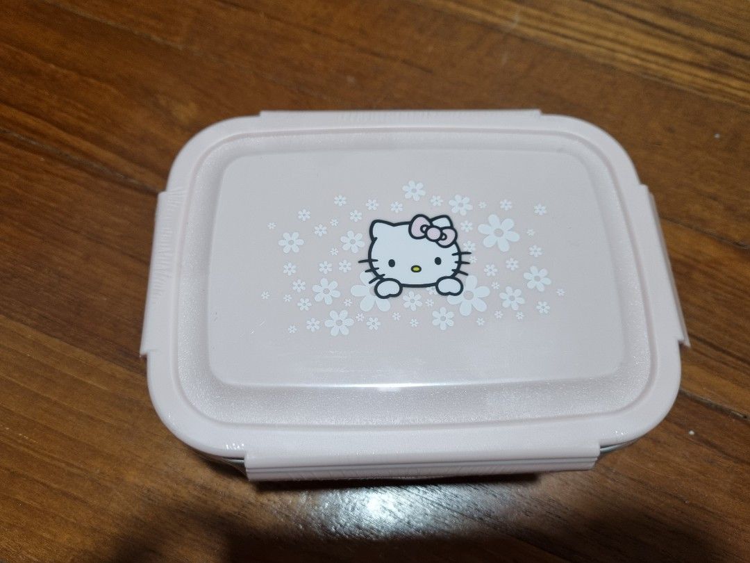 Hello kitty food container (2 sizes), Furniture & Home Living ...
