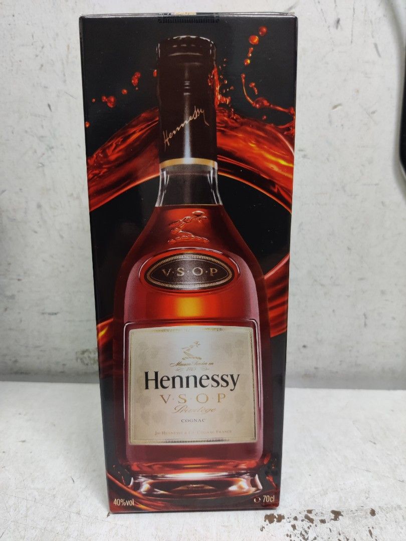 Hennessy VSOP 700ml, Food & Drinks, Alcoholic Beverages on Carousell