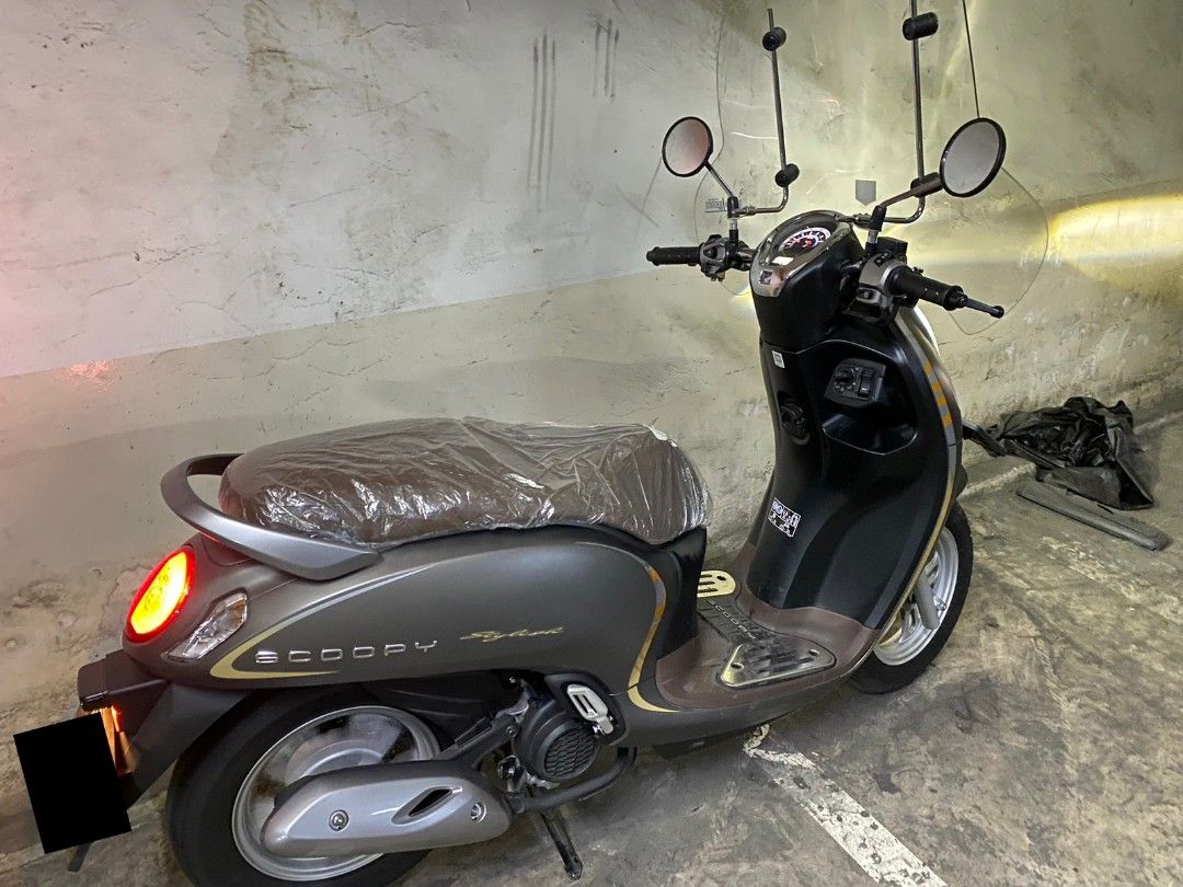 Honda Scoopy Stylish 2021 warna brown, 99% kayak baru, Motor di Carousell