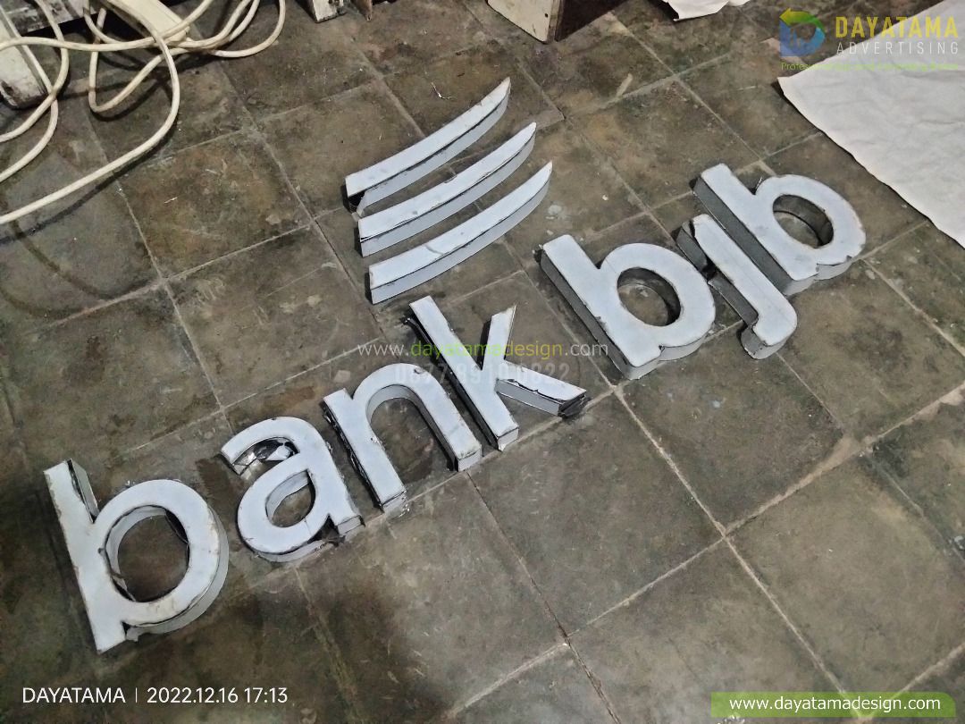 Huruf Timbul 3D Stainless Steel, Desain & Kerajinan Tangan, Barang ...