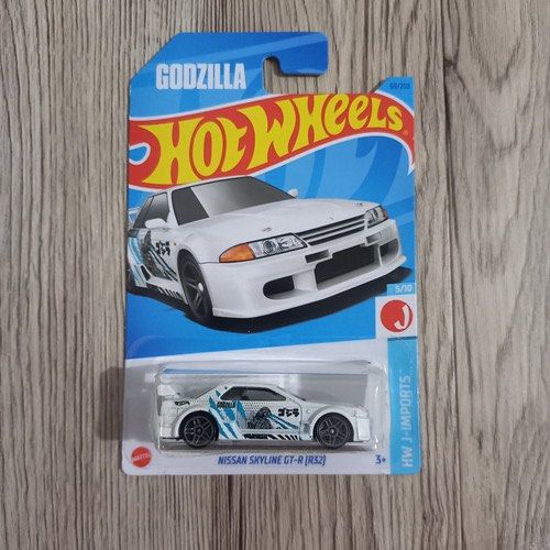 Hot Wheels Nissan Skyline GTR R32 Godzilla, Hobbies & Toys, Toys ...