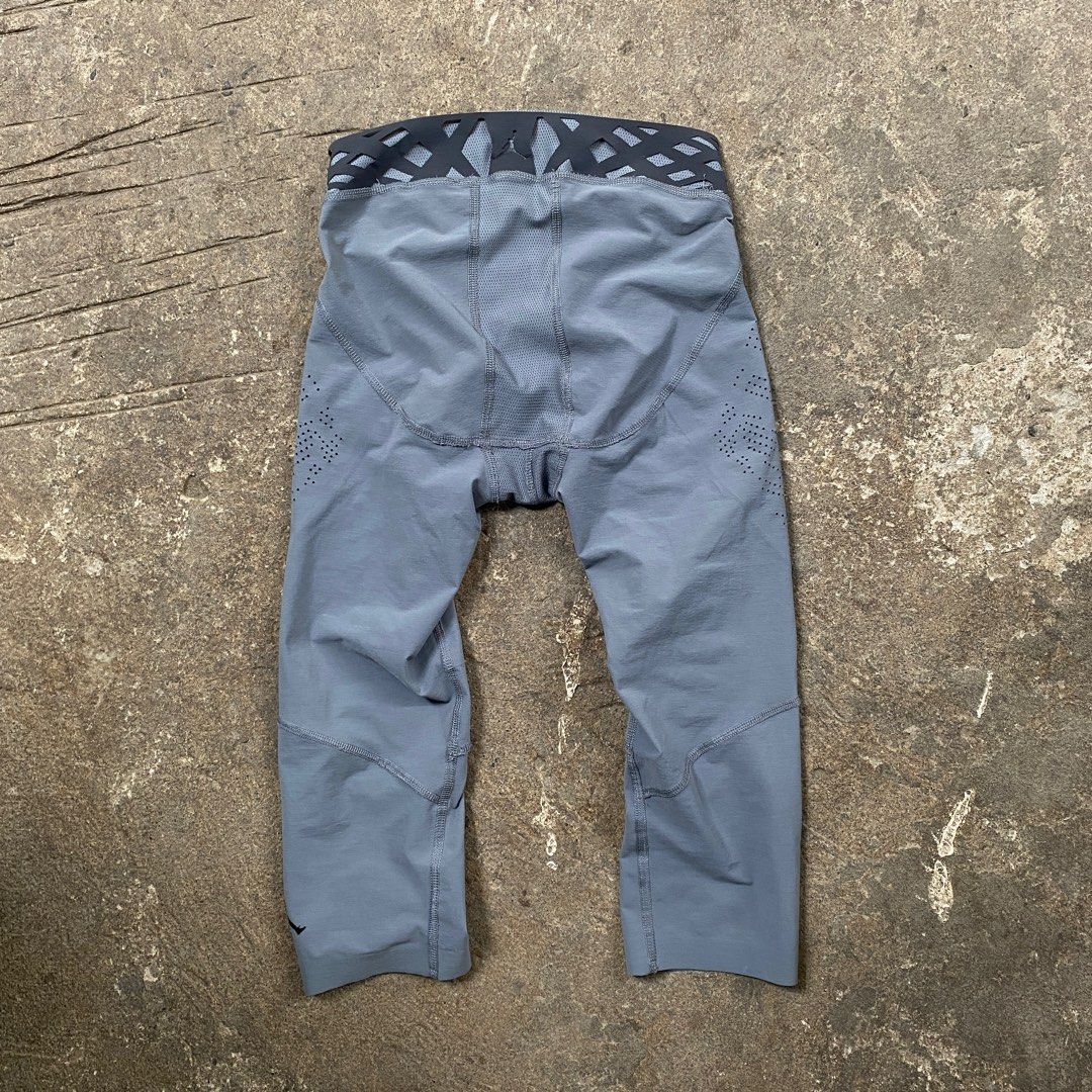 Jordan compression, Women's Fashion, Activewear on Carousell