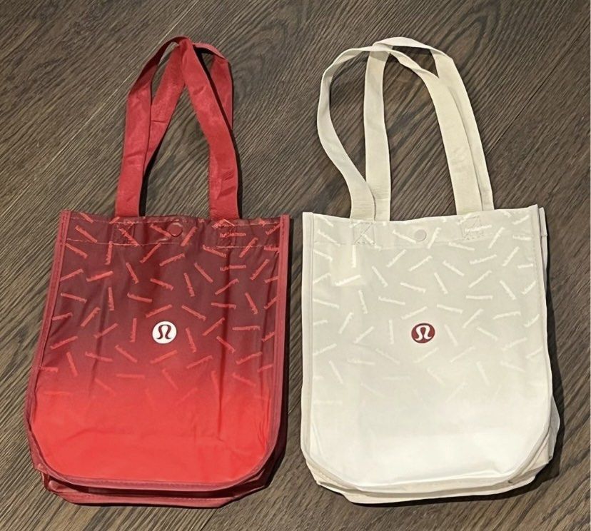 Lululemon limited edition holiday reusable bag (white), Women's Fashion ...