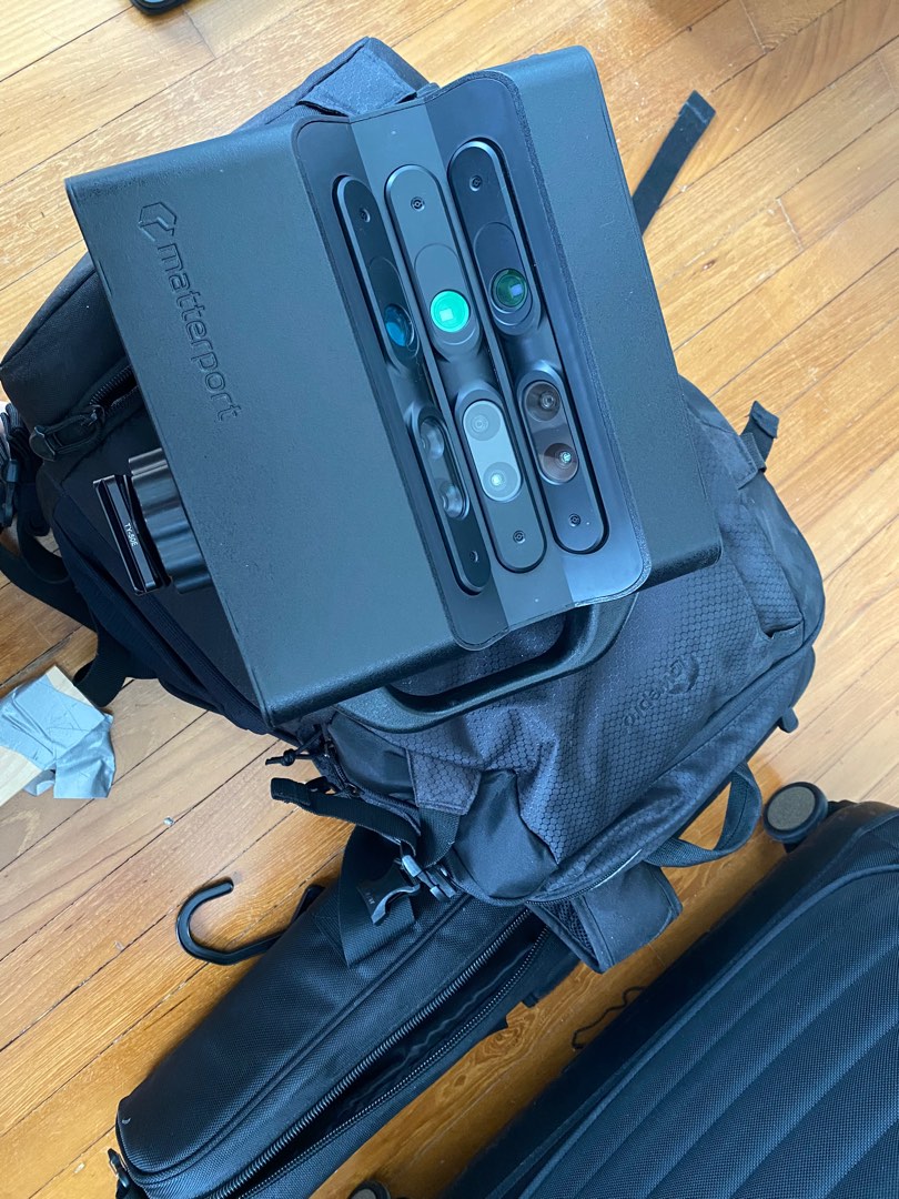 Matterport Pro + backpack + tripod -+ powerbank, Mobile Phones ...