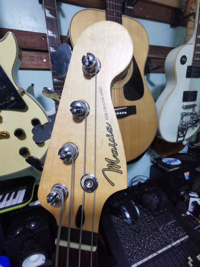 Mavis bass guitar, Hobbies & Toys, Music & Media, Musical Instruments ...