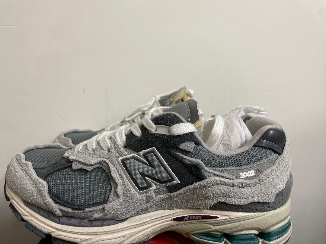 New Balance 2002R, 女裝, 鞋, 鞋墊 - Carousell