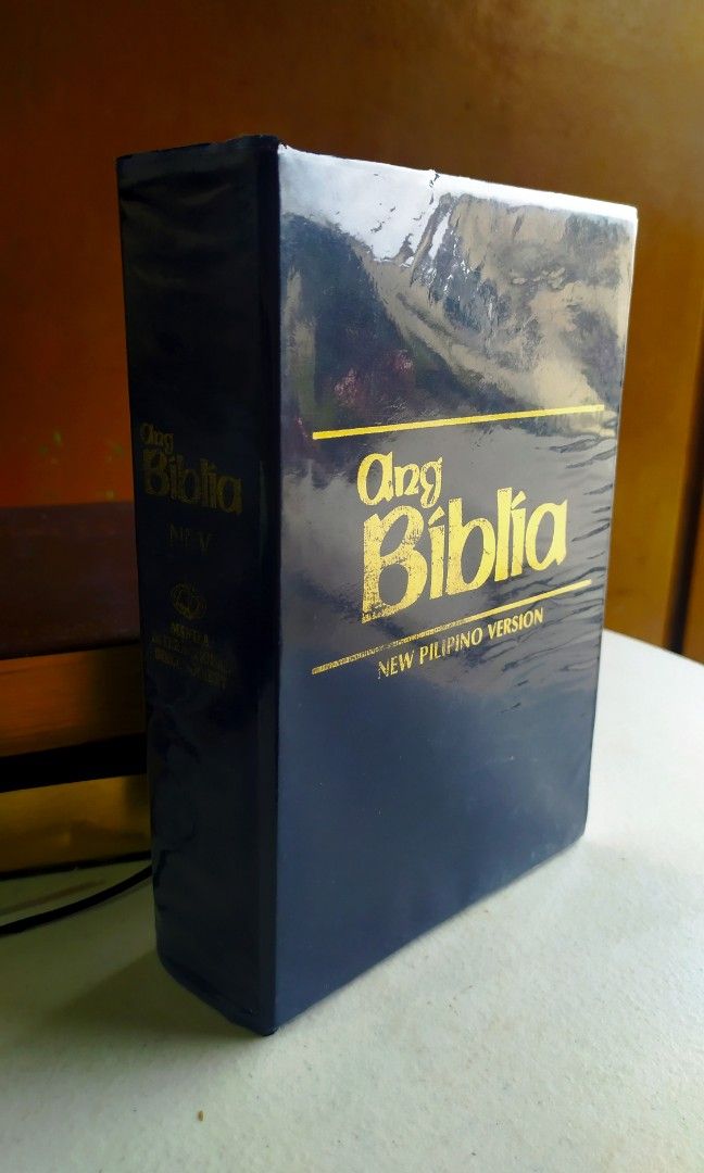 New Pilipino Version [NPV] - Ang Biblia, Hobbies & Toys, Books ...