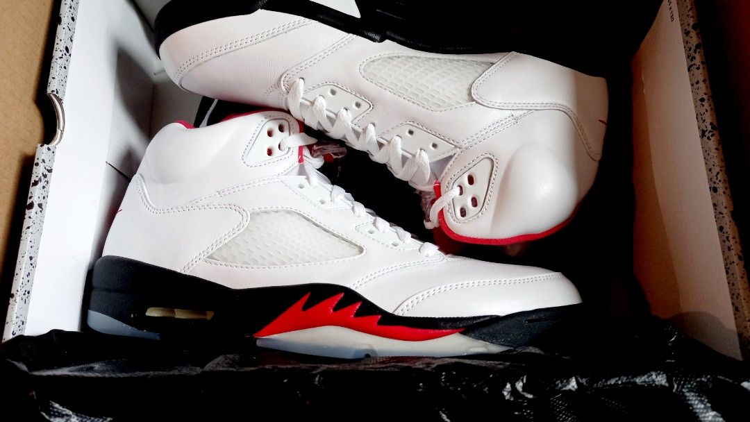 Nike Air Jordan AJ 5 Retro 復刻 (Slam Dunk 男兒當入樽 流川楓配色) US 11, 男裝, 鞋, 波鞋 - Carousell