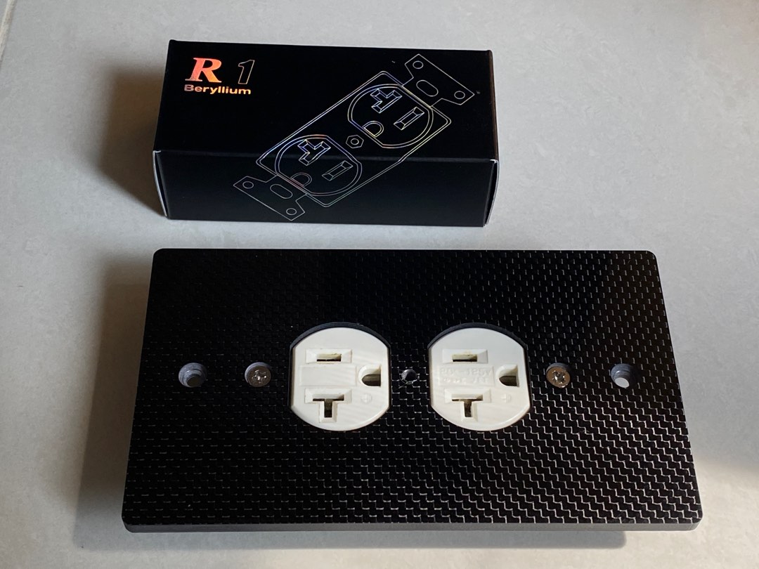Oyaide R1 20 amp AC receptacle, Audio, Other Audio Equipment on Carousell