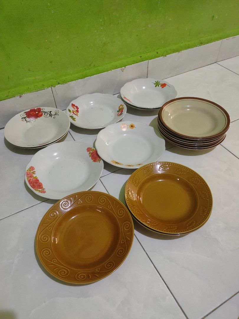 piring keramik bunga putih coklat, Kitchen & Appliances di Carousell