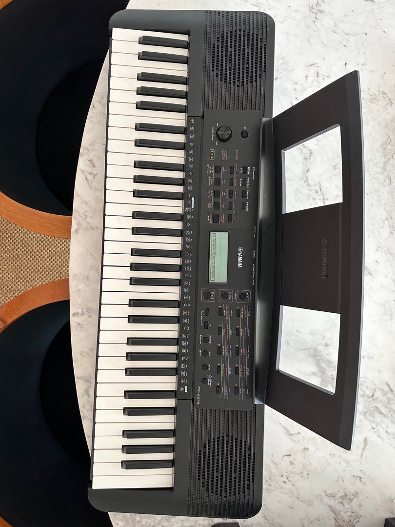 PSR E273 Yamaha electronic keyboard piano, Hobbies & Toys, Music & Media, Musical Instruments on ...