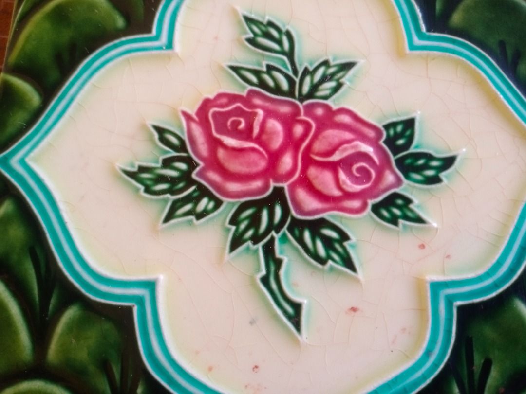 RED ROSE , GREEN BORDER - PERANAKAN BABA NYONYA - VINTAGE COLLECTIBLE ...