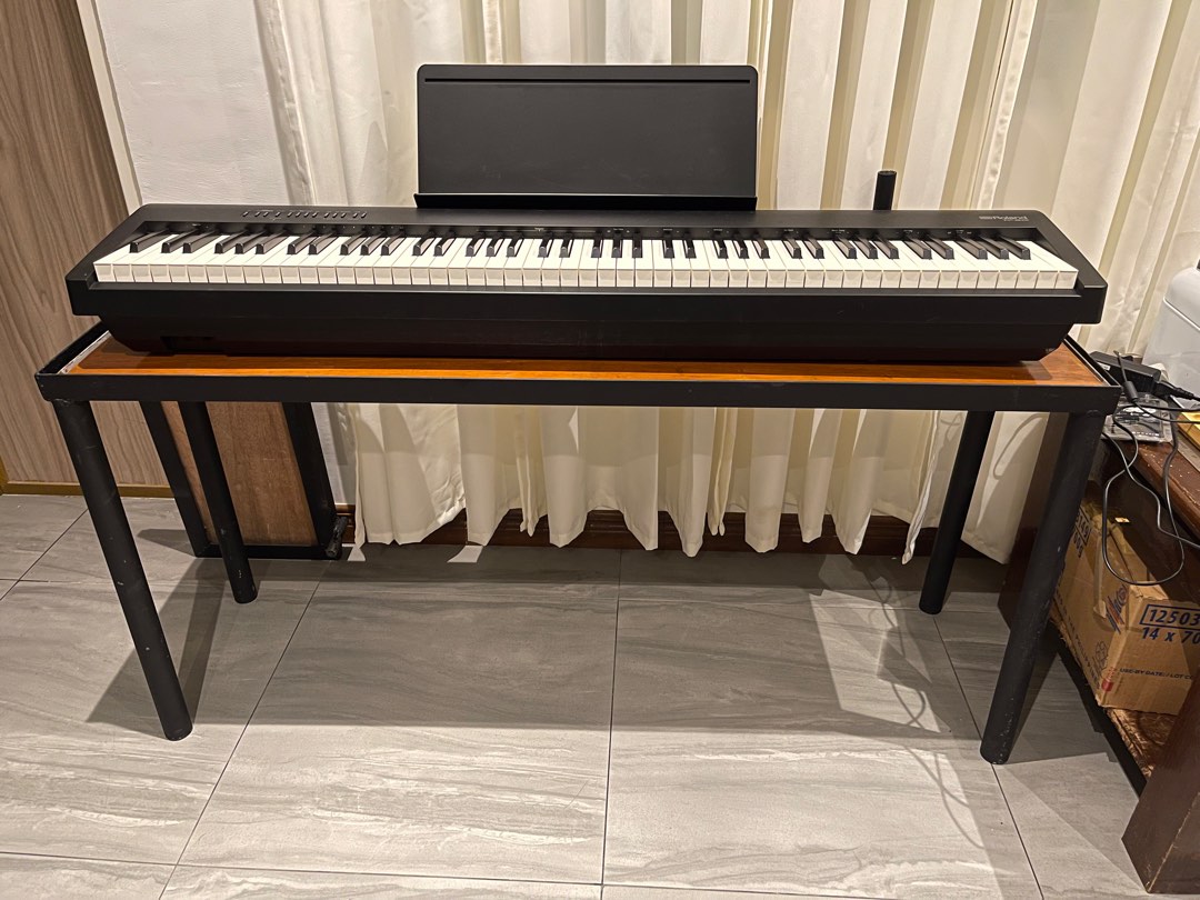 Roland FP30X Mint Condition with stand, Hobbies & Toys, Music & Media ...