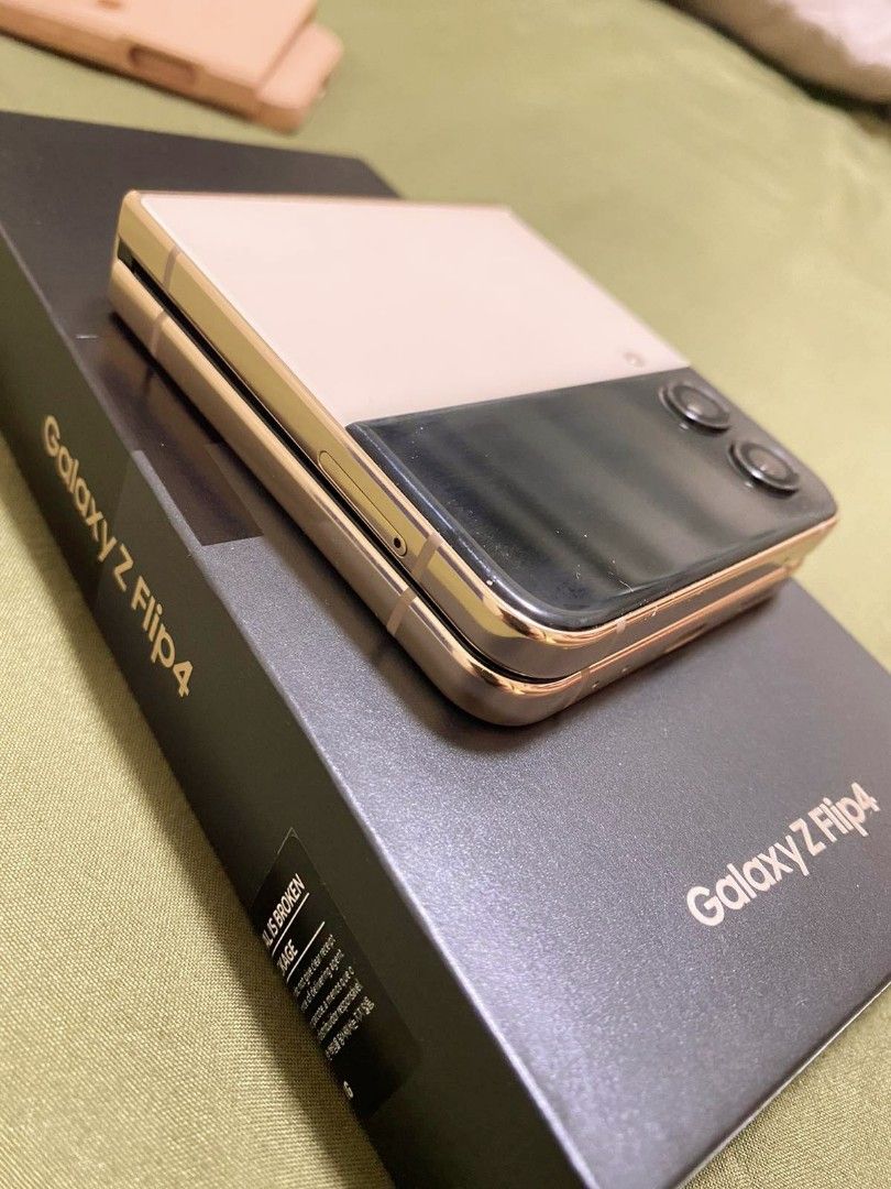 RUSH Samsung Flip 4 256gb (Lady Owned), Mobile Phones & Gadgets, Mobile ...